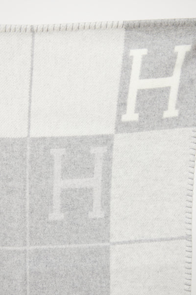 Hermès // Ecru & Gris Avalon Throw Blanket – VSP Consignment