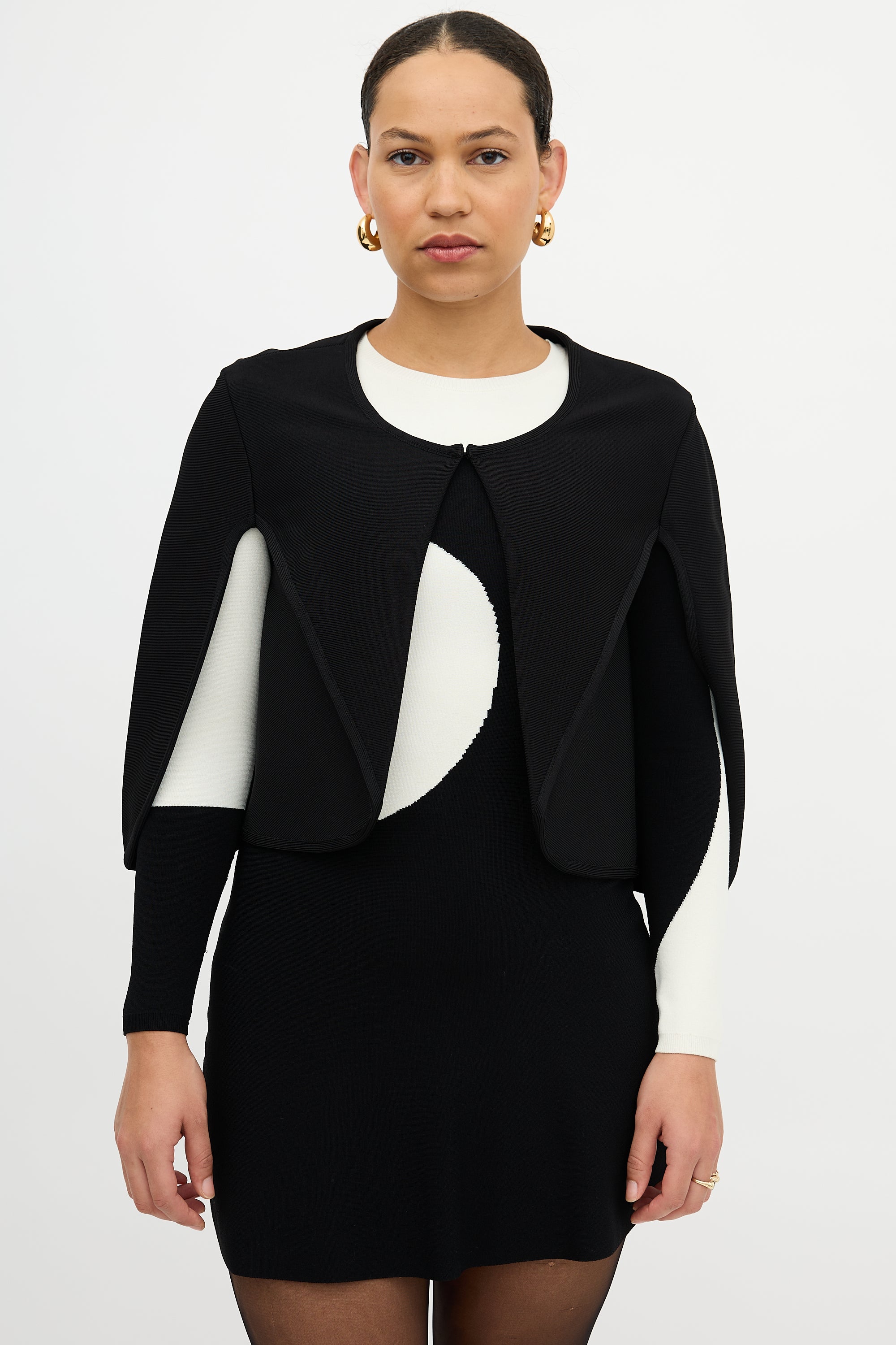 Hervé Léger // Ribbed Cape – VSP Consignment